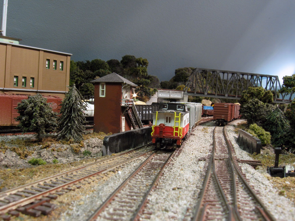 Conrail MP15 9627 on Lee Weldon’s WM Layout – Conrail 1285